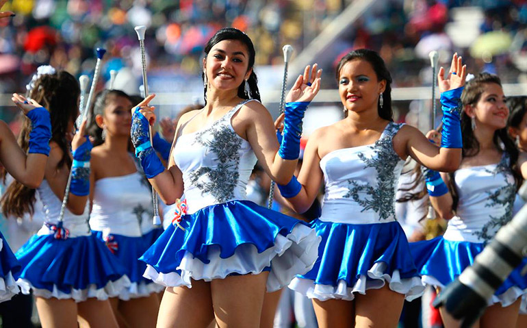 Ramillete de bellas palillonas adornan las fiestas patrias – EL PAIS