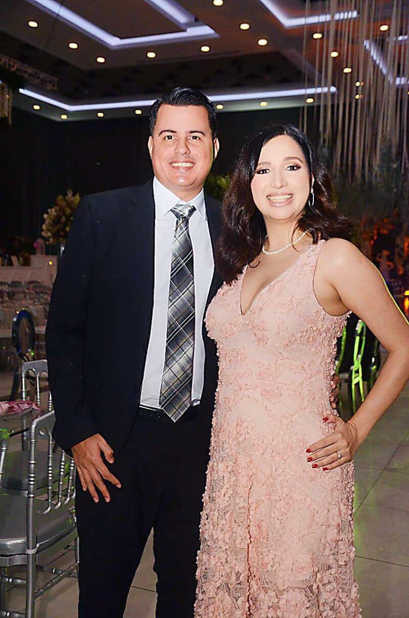 Héctor Luis y Jackeline… un enlace muy especial