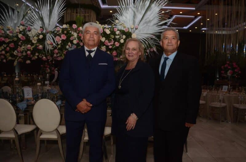 Héctor Luis y Jackeline… un enlace muy especial