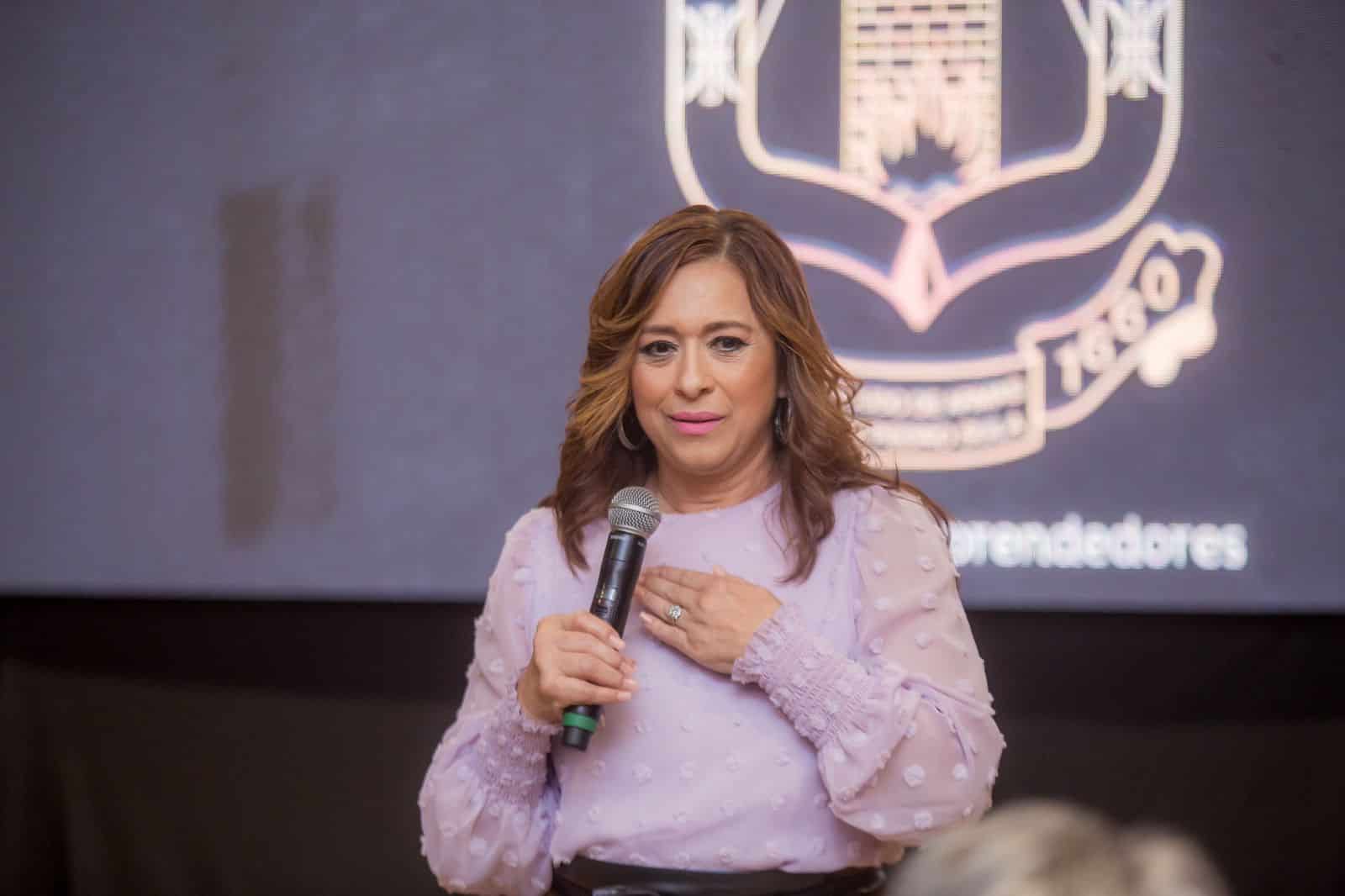 Neida Sandoval celebra enlaces con Cepudo y Food For The Poor