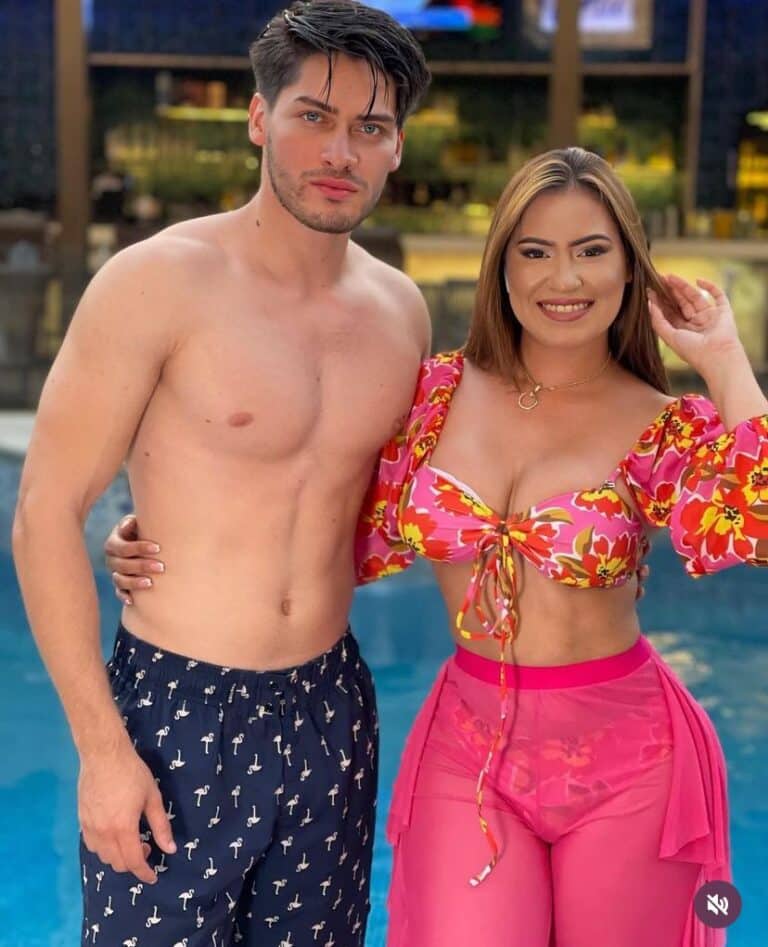 Saraí Espinal levanta suspiros con sensual traje de baño