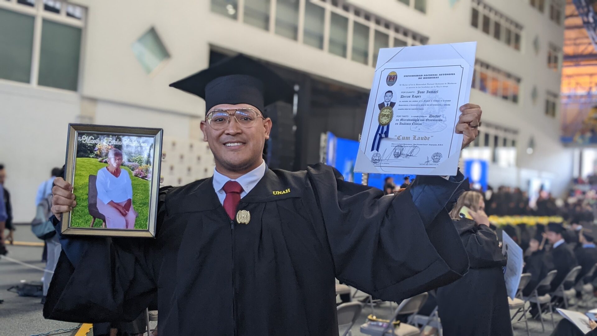 Cinco curiosidades en la ceremonia de graduación de la UNAH