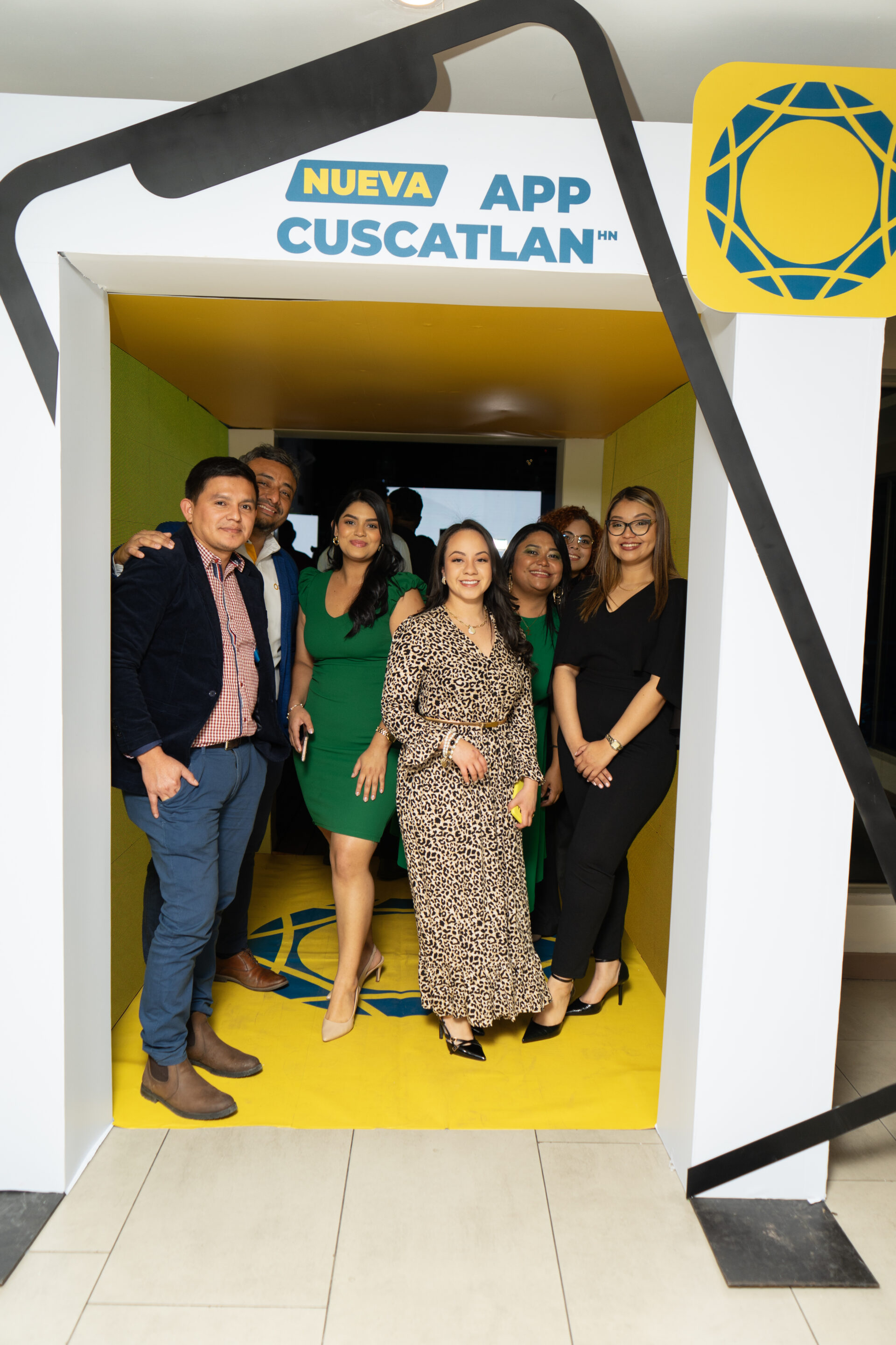 Banco CUSCATLAN lanza la nueva app CUSCATLAN HN