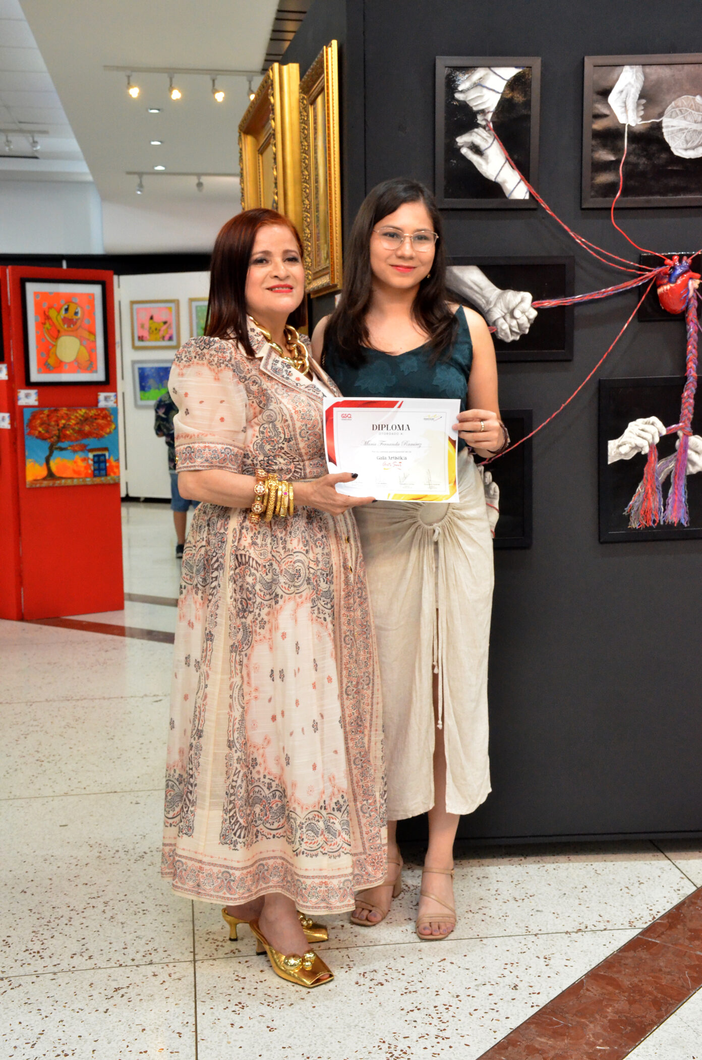 Banco Atlántida y Carolina Carias celebran exposiciones