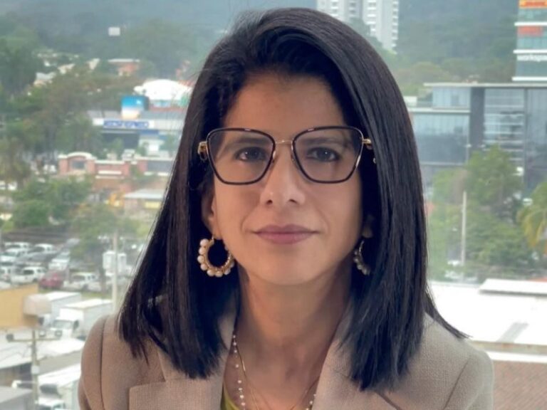 Fátima Mena: "Están desesperados, quieren llevar al país a un golpe"
