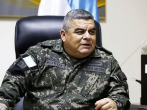 General Ramiro Muñoz: "Quien a usted lo nombra, lo quita"