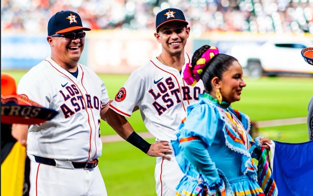 Mauricio Dubón recibe homenaje de los Astros de Houston