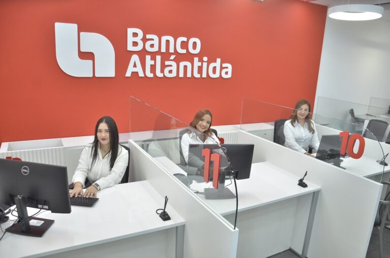 Banco Atlántida inaugura su nueva Agencia Masdeval en San Pedro Sula