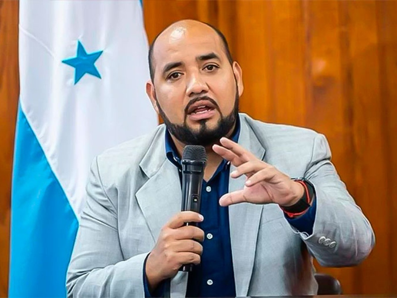 Ministro Sponda insta al Congreso a dar luz verde a las reformas