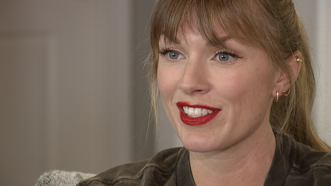 Ella es Kelley Thrasher, la doble oficial de Taylor Swift