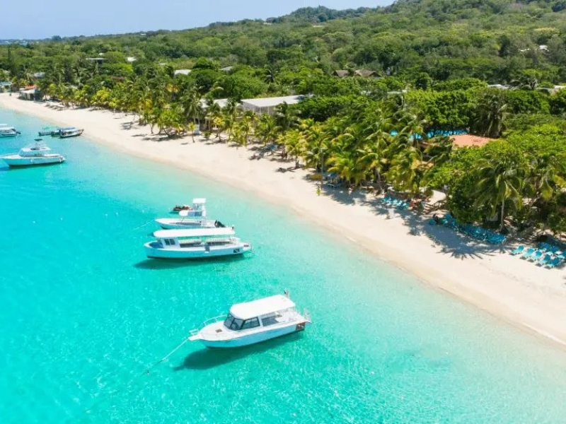 Roatán consolida su liderazgo turístico tras recibir reconocimiento ...