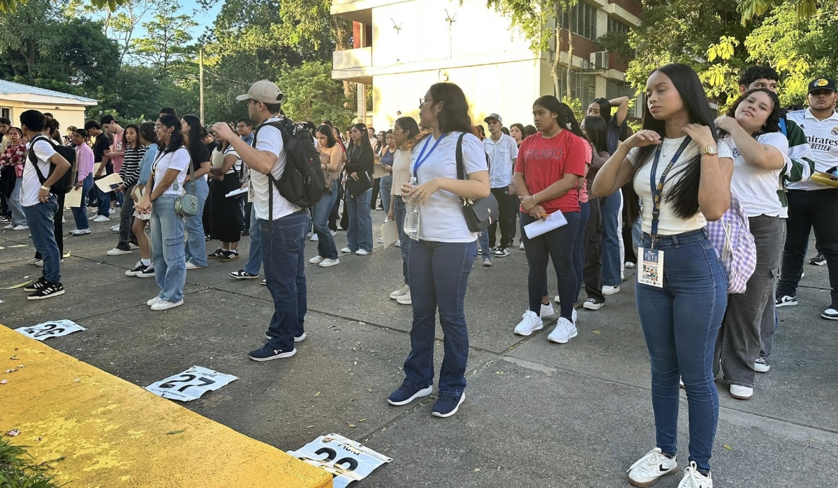 UNAH recibe a 11 mil aspirantes en el examen PHUMA
