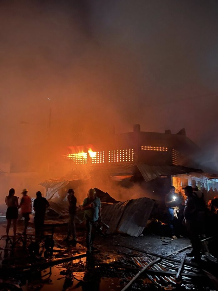 Imágenes aéreas y drama de la tragedia en el mercado Medina de San ...