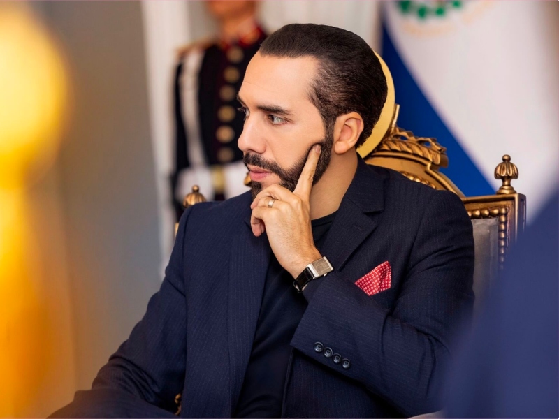 Nayib Bukele desea mantenerse en el poder por diez años más