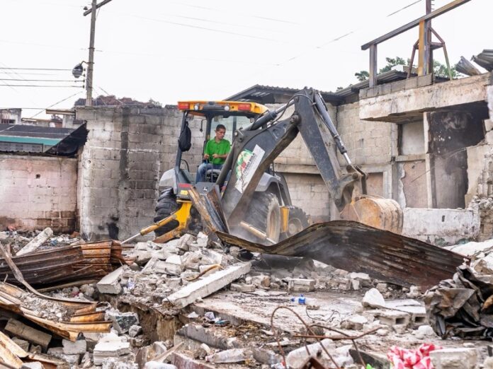Inician remoción y limpieza en Mercado Medina Concepción tras incendio