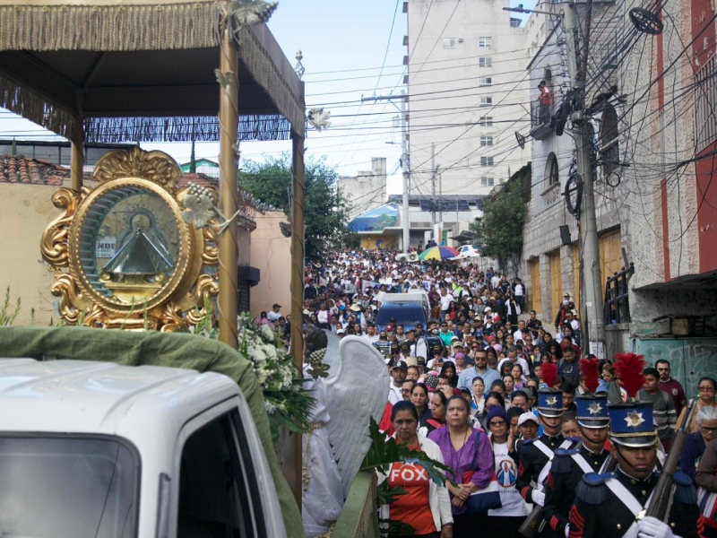 Virgen de Suyapa peregrina por las calles de Tegucigalpa en su 279 ...