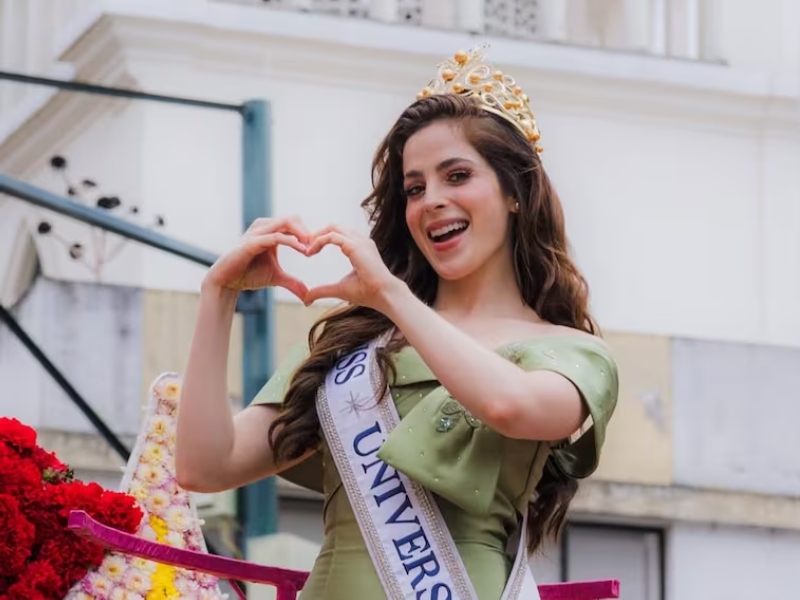 VIDEO: Fátima Bosch y su inesperado incidente de salud en un desfile en ...