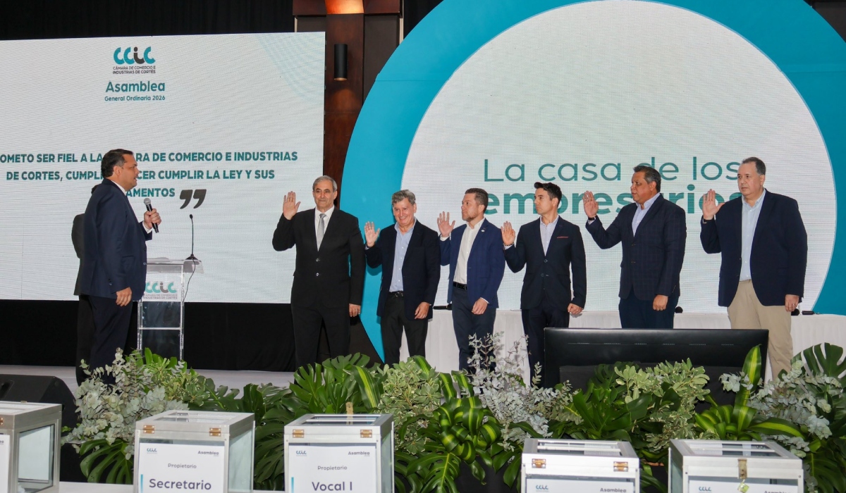 (VIDEO) Juramentan a nuevos miembros de la Junta Directiva de la CCIC ...