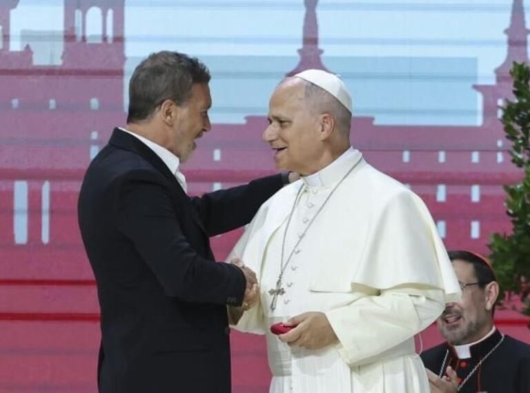 El emotivo discurso de Antonio Banderas que conmovió al papa León XIV
